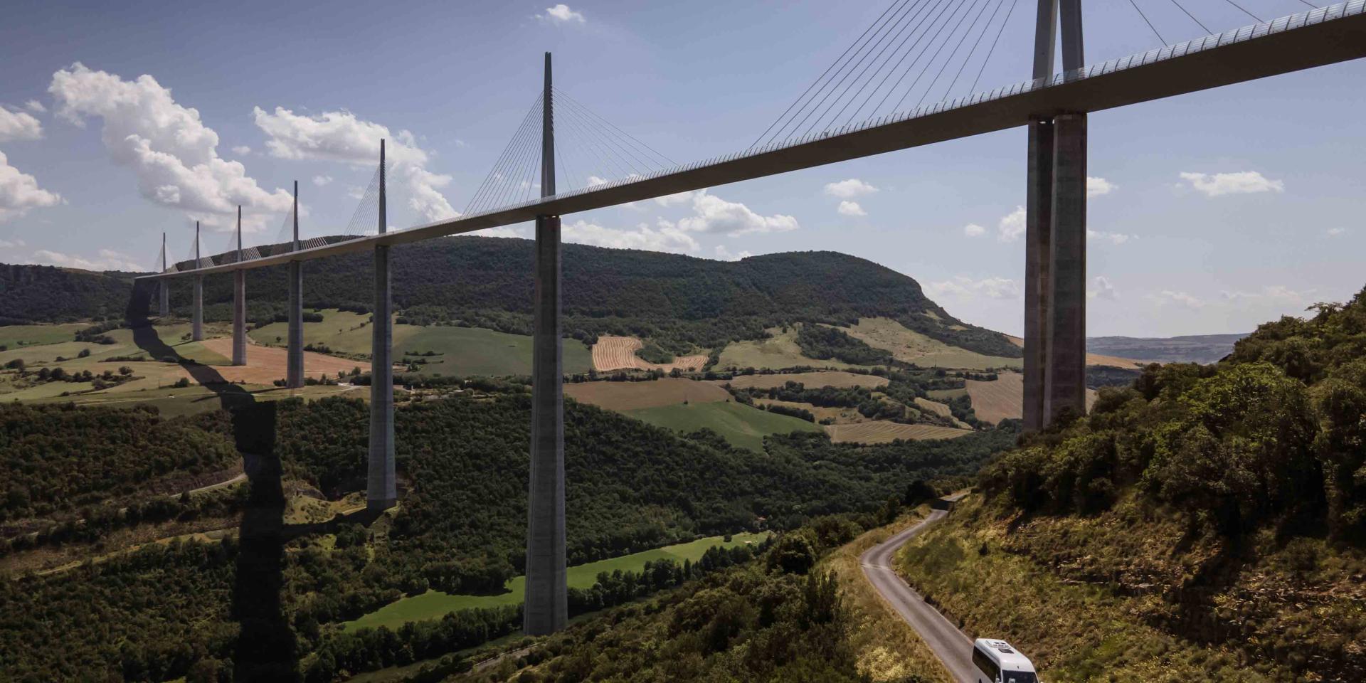 Bus excursion to the most famous of the Viaducts | Explore Millau