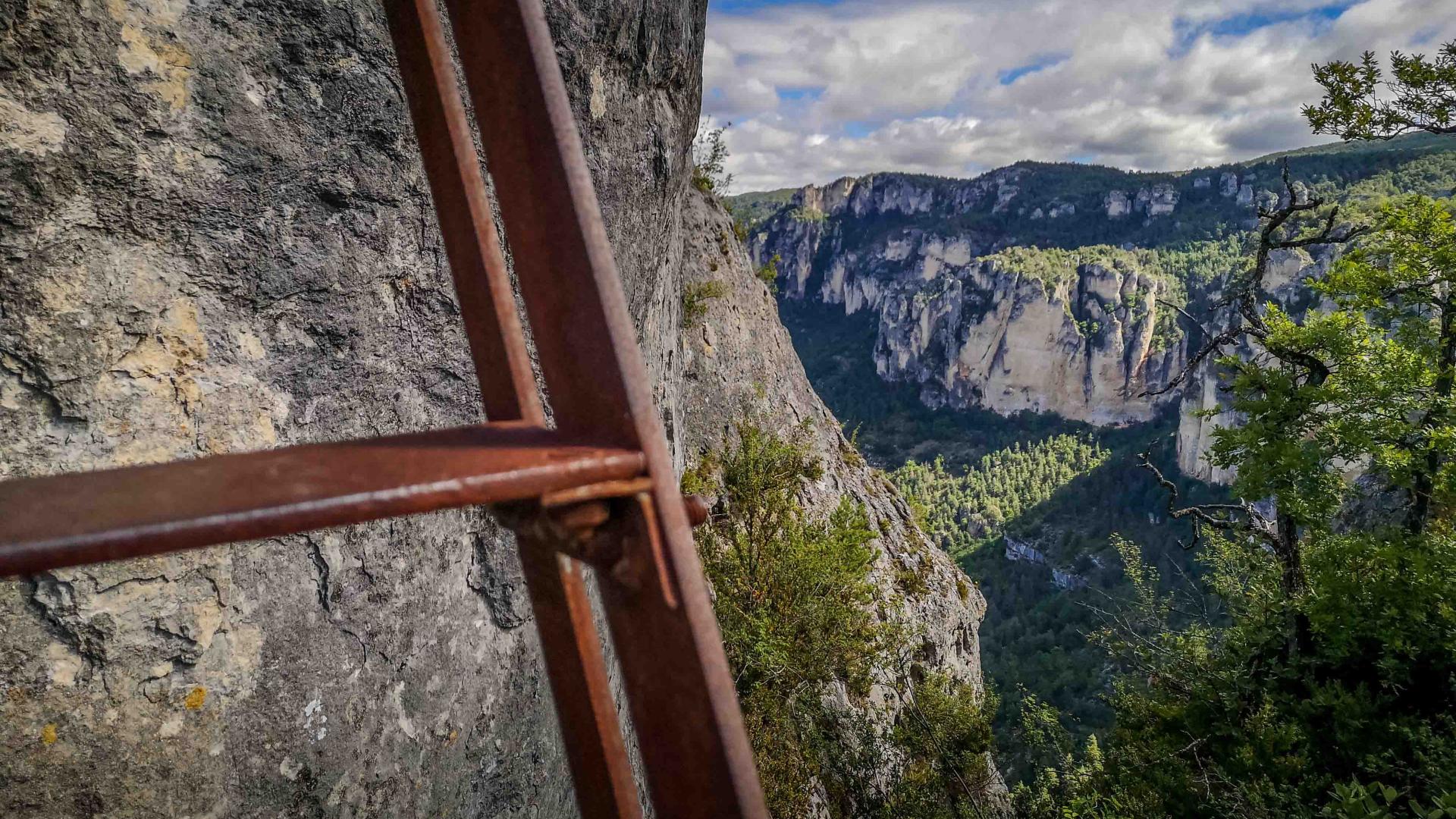 Top 3 hikes with ladders in the Gorges du Tarn | Explore Millau